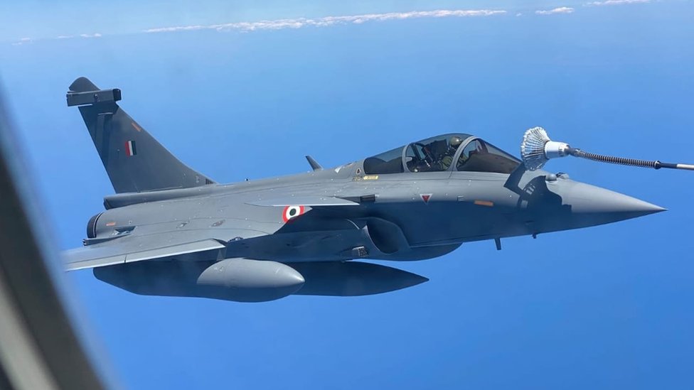 FNews Το BS 001 έπεσε: Το πρώτο Rafale της Ινδίας καταρρίφθηκε από ...